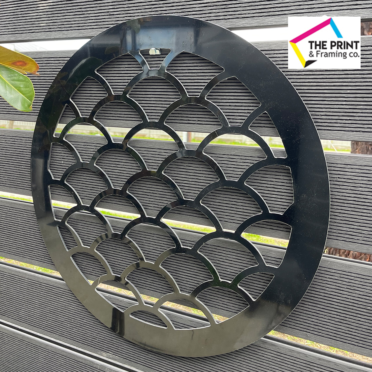 Circle Decorative Panel – Circle L - Modern Prints